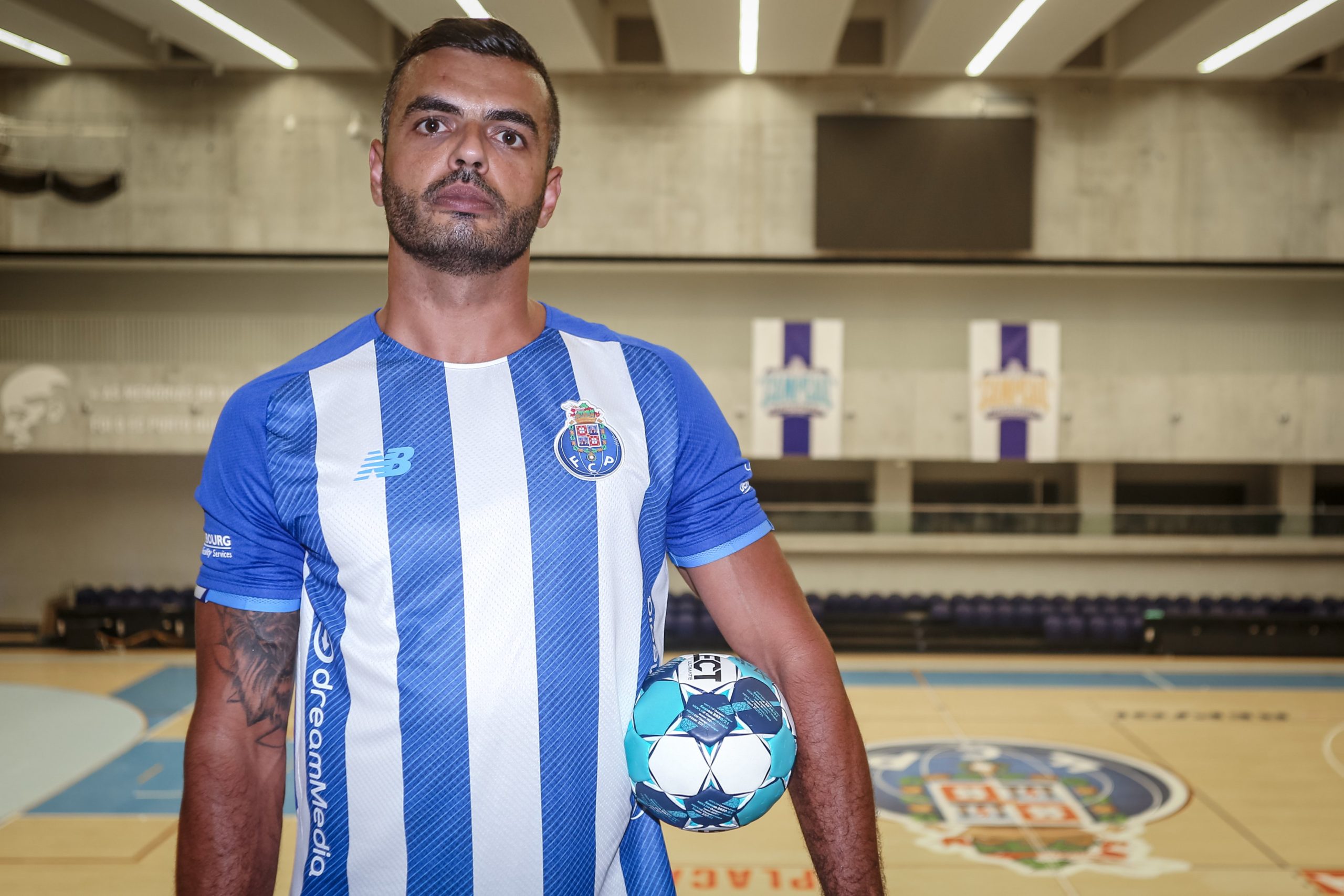 PEDRO CRUZ É REFORÇO POR 2 ÉPOCAS - Portistas Oficial