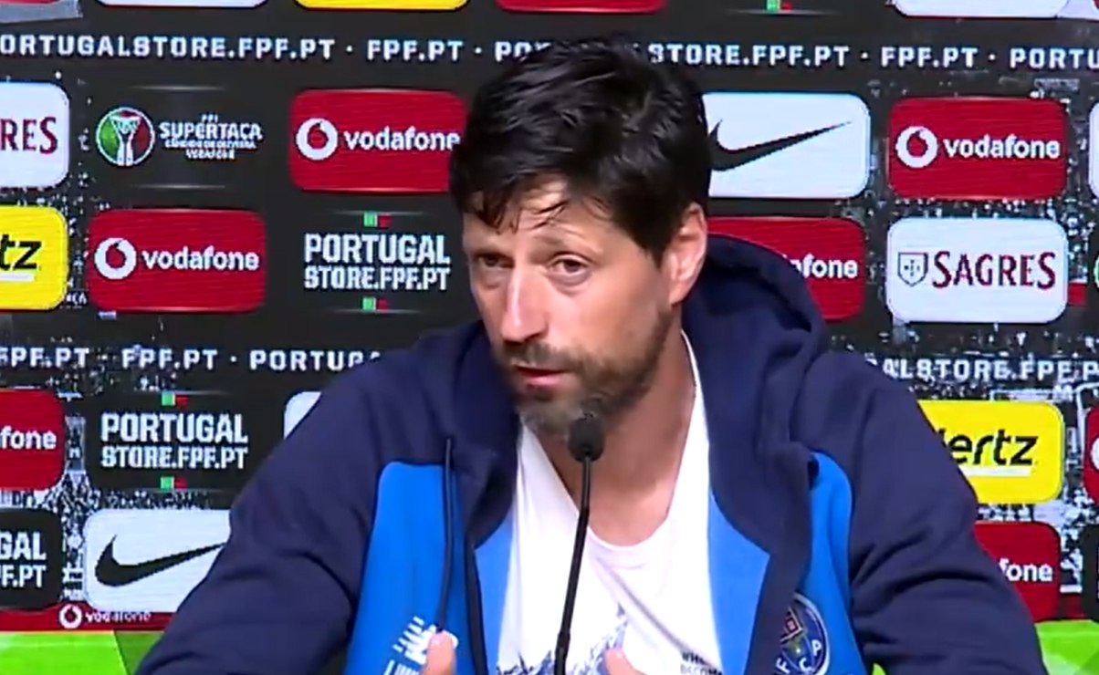 A primeira conferência de imprensa de Vitor Bruno como treinador do FC ...